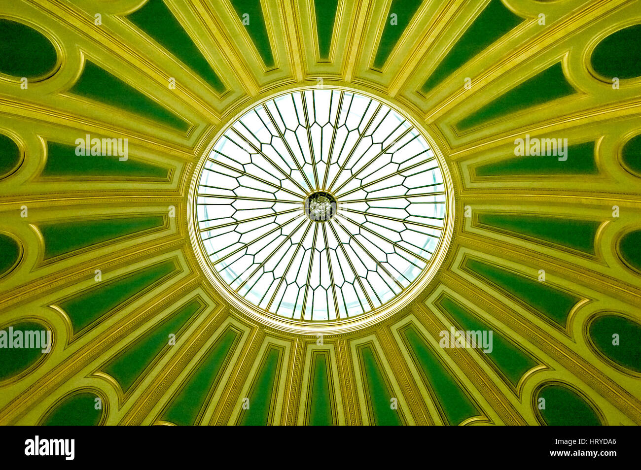 British library interior reading room hi-res stock photography and ...