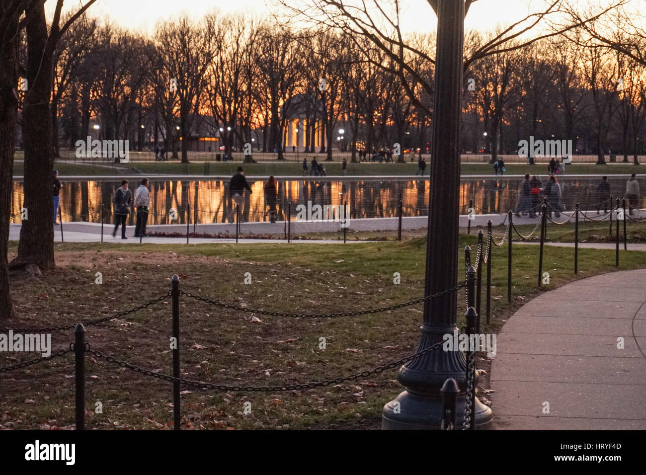 The reflecting pool on the west end of the National Mall, Washington DC ...
