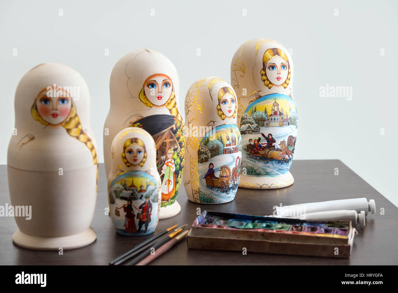 Nested table hi-res stock photography and images - Alamy