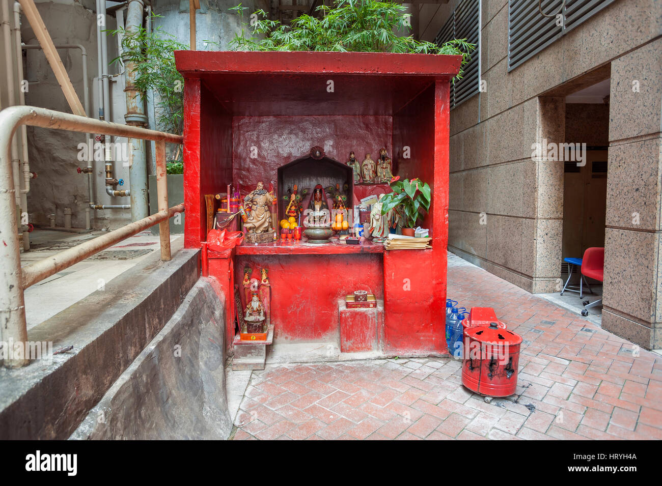 Outdoor street shrine in Wanchai, Hong Kong Island Stock Photo - Alamy