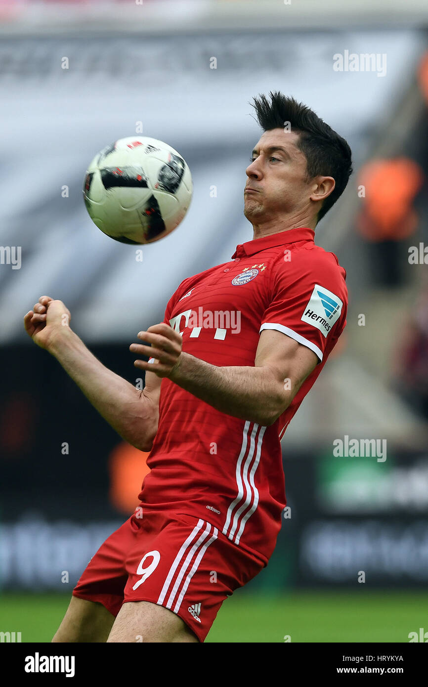 Cologne, Germany. 04th Mar, 2017. Munich's Robert Lewandowski in action ...