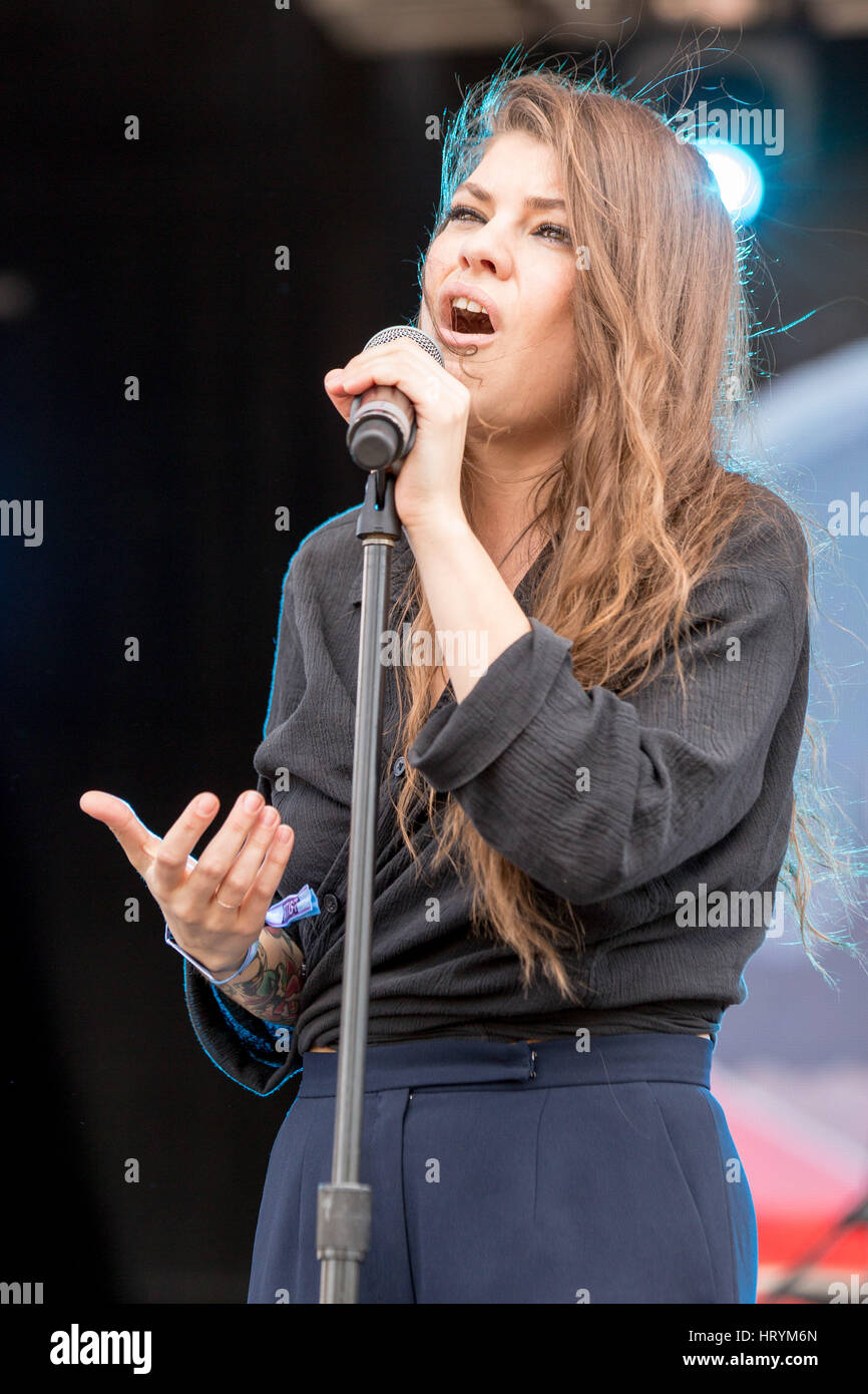 Donna missal hi-res stock photography and images - Alamy