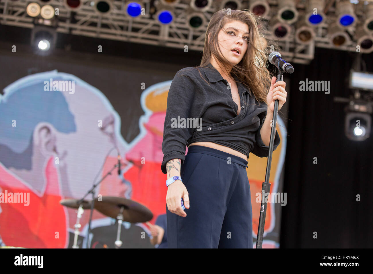 Donna missal hi-res stock photography and images - Alamy