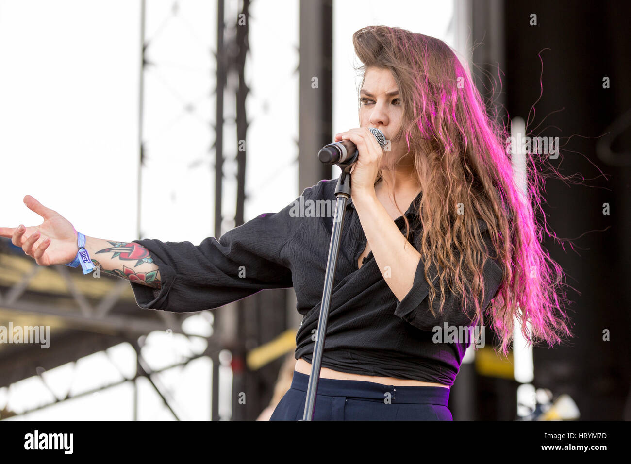Donna missal hi-res stock photography and images - Alamy