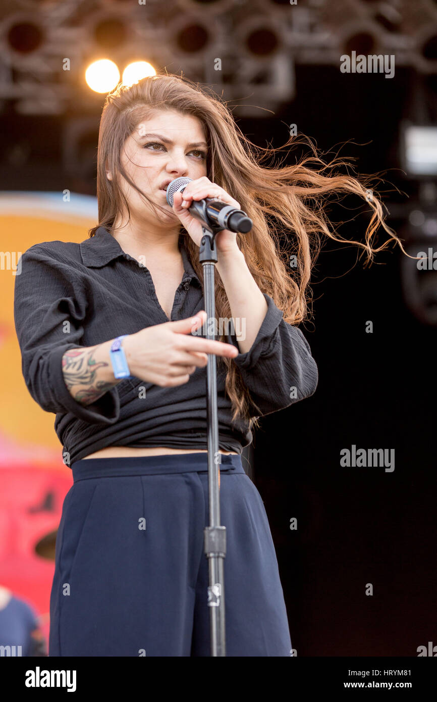 Donna missal hi-res stock photography and images - Alamy