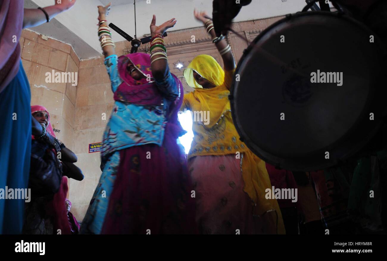 Hindu devotee dance hi-res stock photography and images - Alamy