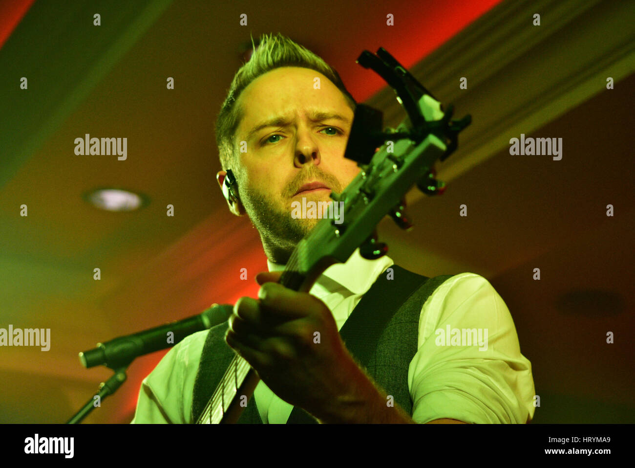 Irish Country Music Singer / Songwriter Derek Ryan in Concert.Musician ...