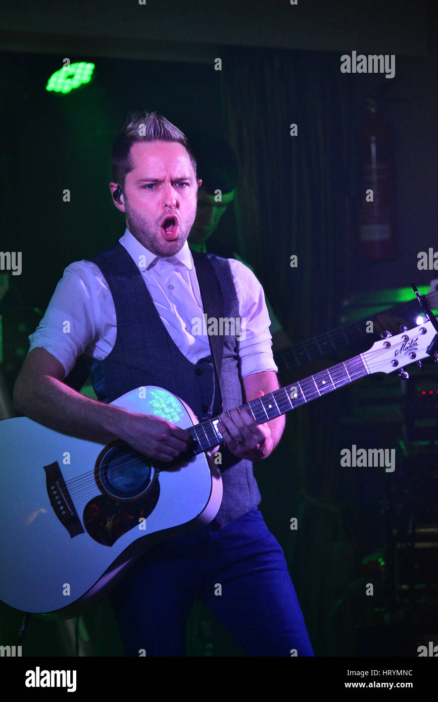 Irish Country Music Singer/Songwriter Derek Ryan in Concert.. Credit ...