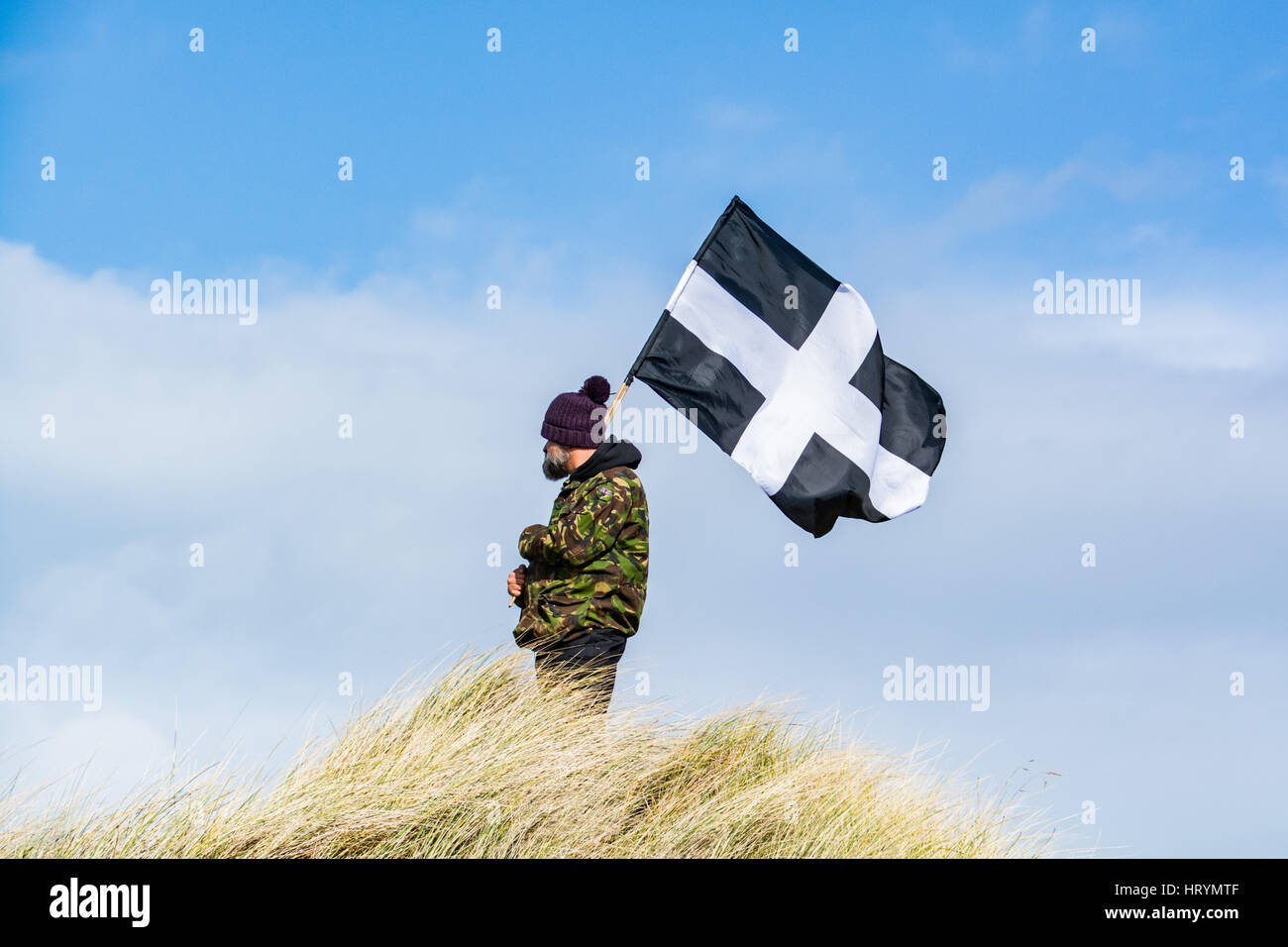 St pirans cornish flag hi-res stock photography and images - Alamy