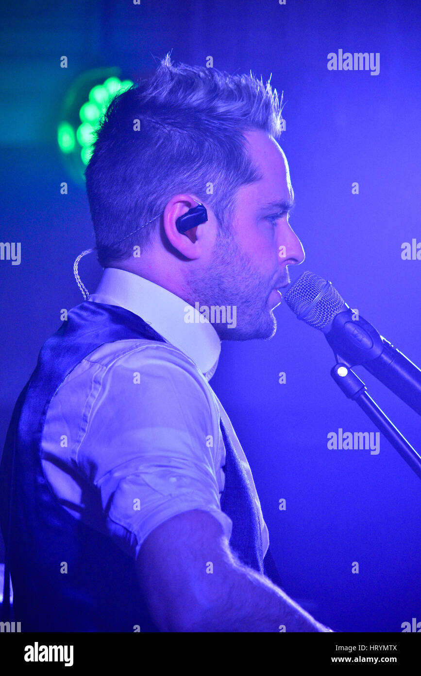 Irish Country Music Singer/Songwriter Derek Ryan in Concert.. Credit ...