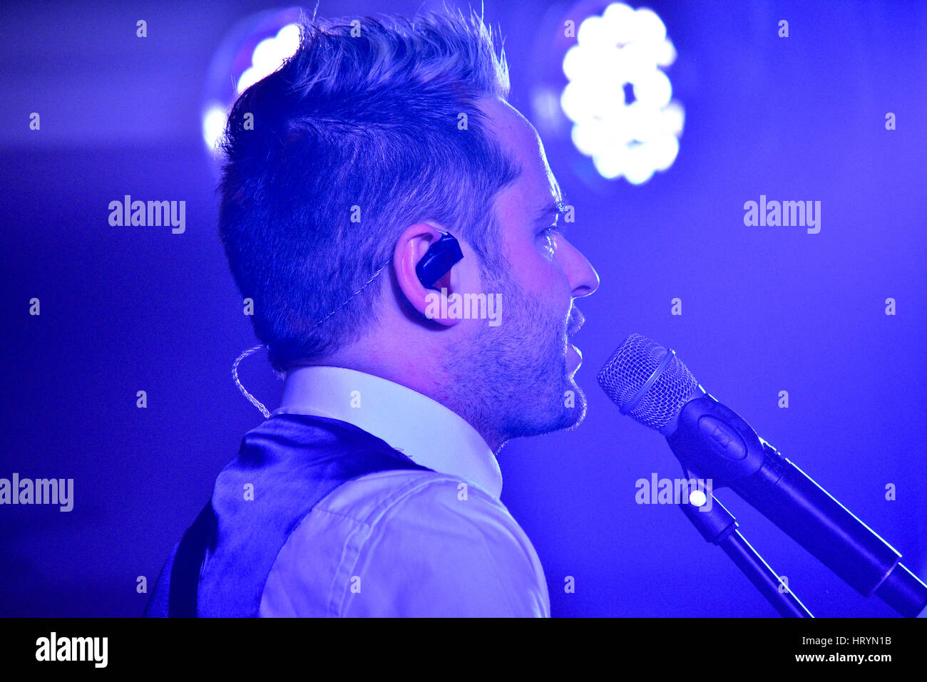 Irish Country Music Singer/Songwriter Derek Ryan in Concert.. Credit ...