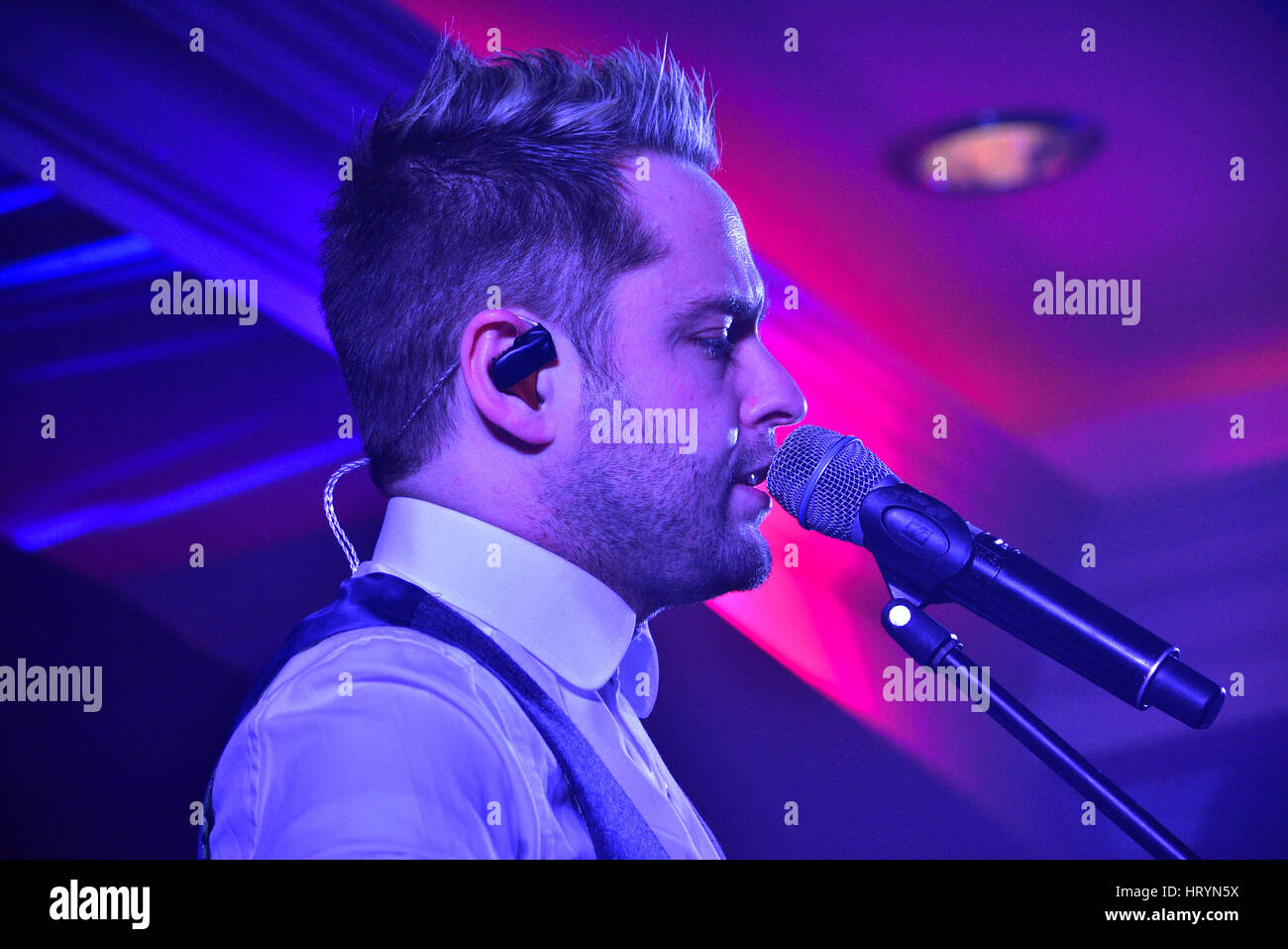 Popular irish act hi-res stock photography and images - Alamy