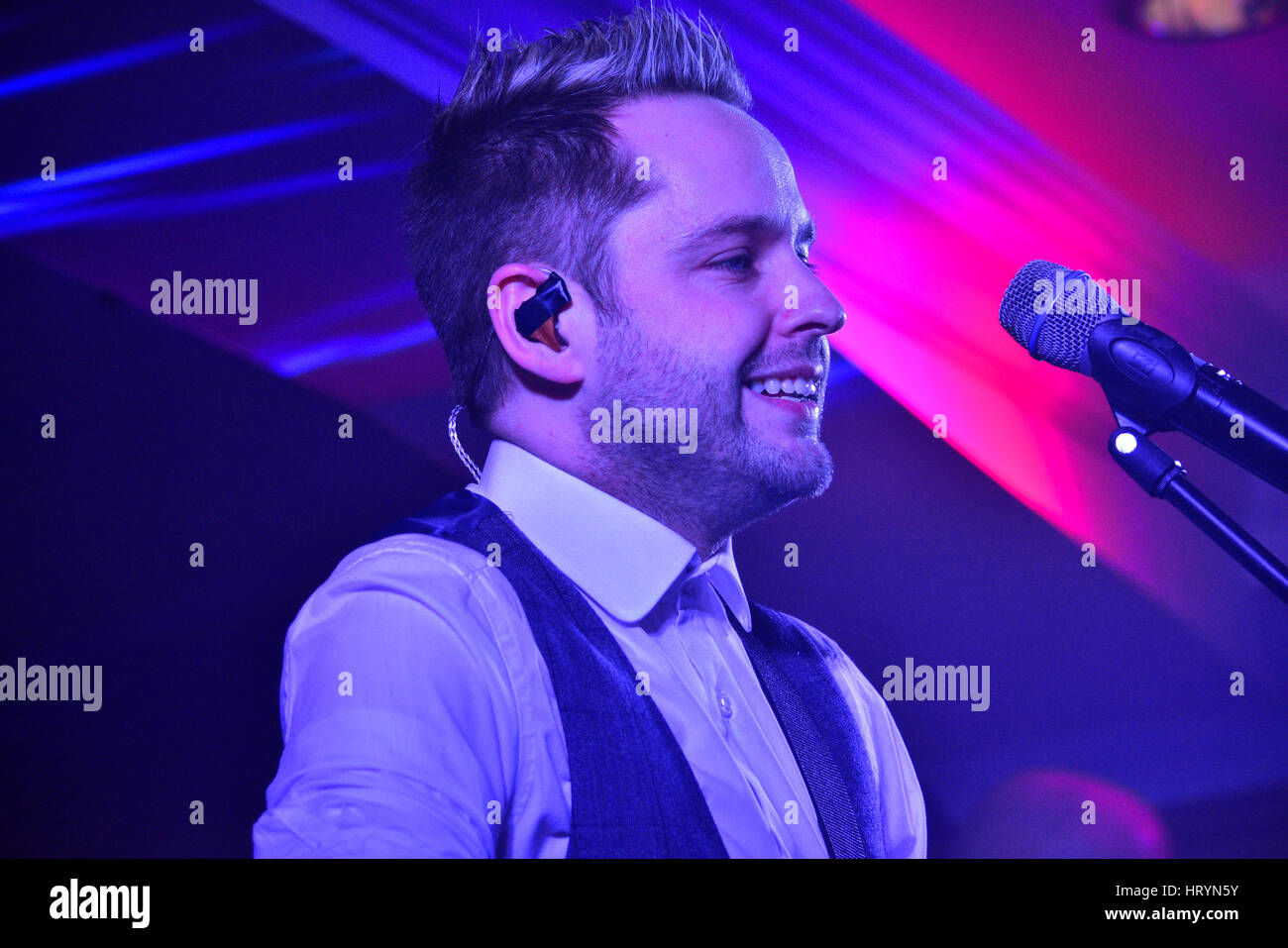 Irish Country Music Singer/Songwriter Derek Ryan in Concert.. Credit ...