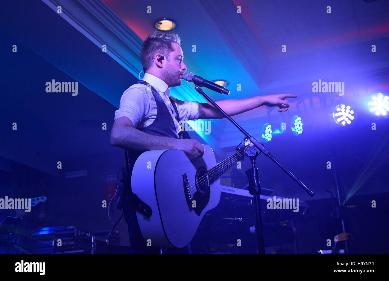 Irish Country Music Singer/Songwriter Derek Ryan in Concert.. Credit ...