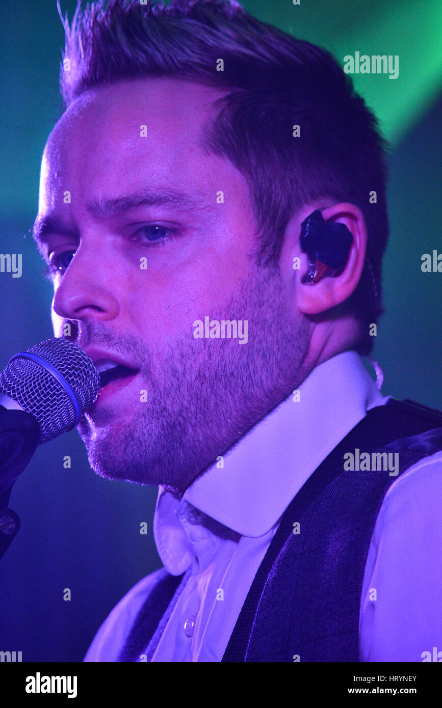 Irish Country Music Singer/Songwriter Derek Ryan in Concert.. Credit ...