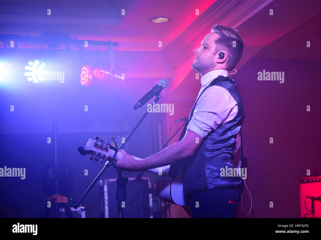 Irish Country Music Singer/Songwriter Derek Ryan in Concert.. Credit ...