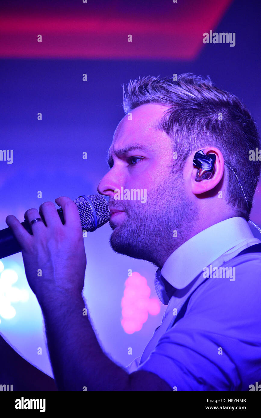 Irish Country Music Singer/Songwriter Derek Ryan in Concert.. Credit ...