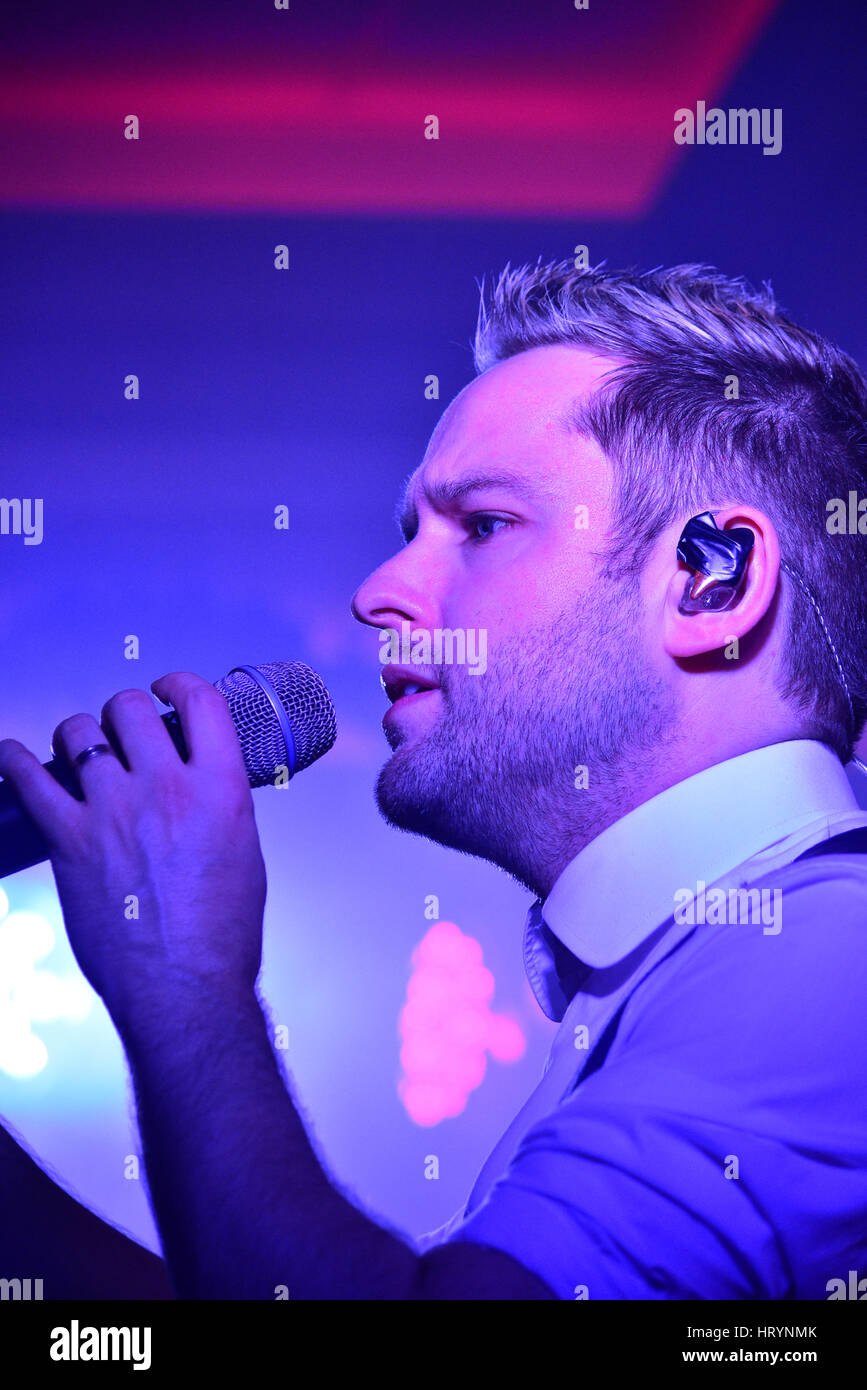 Irish Country Music Singer/Songwriter Derek Ryan in Concert.. Credit ...