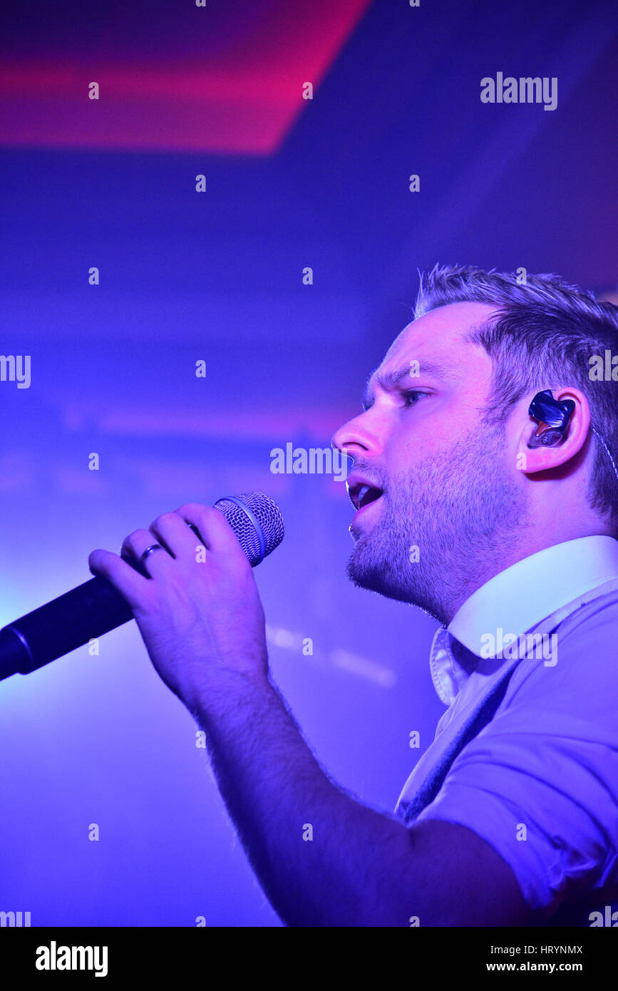 Irish Country Music Singer/Songwriter Derek Ryan in Concert.. Credit ...