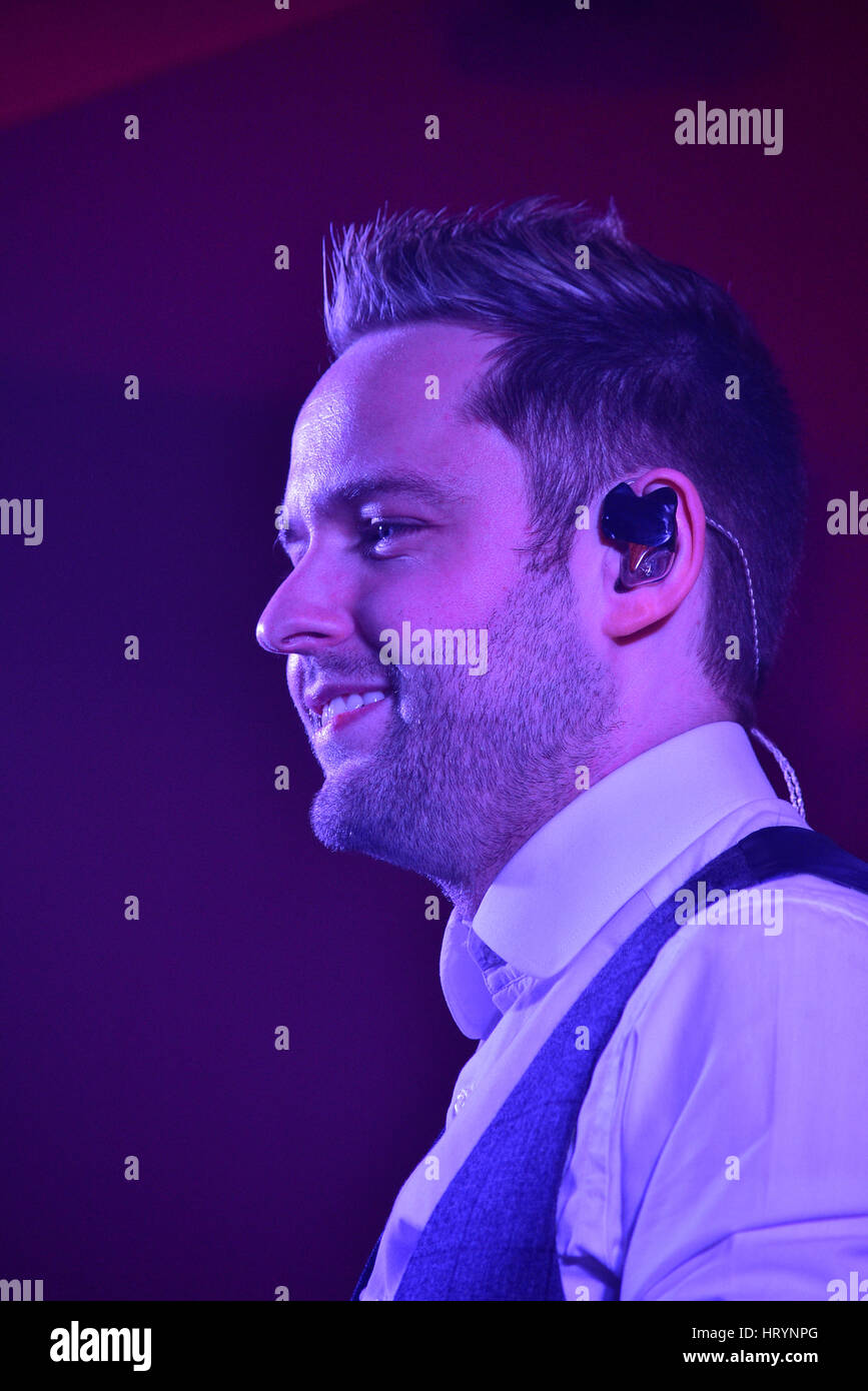 Irish Country Music Singer/Songwriter Derek Ryan in Concert.. Credit ...