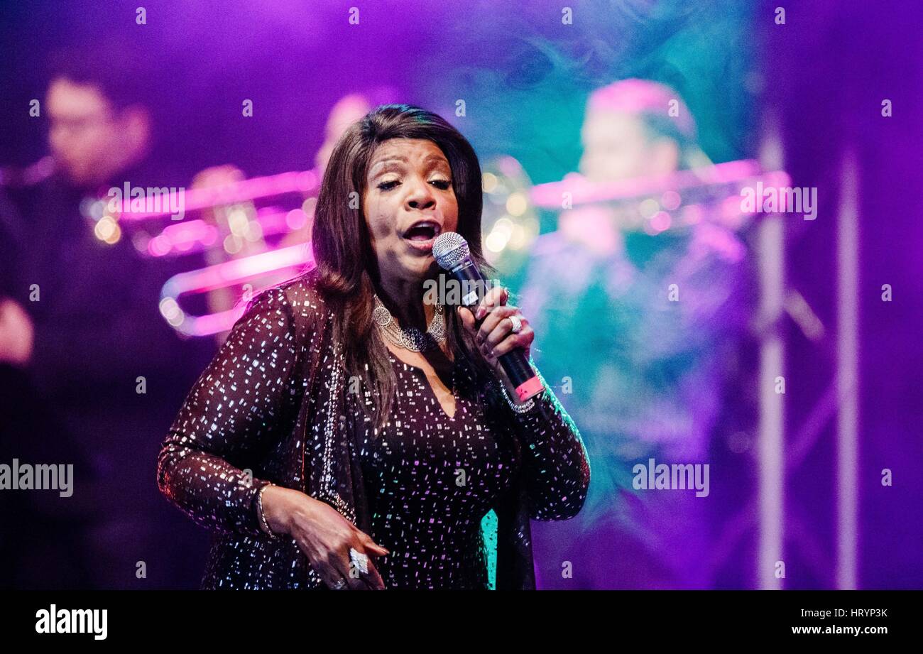 Hamburg, Germany. 05th Mar, 2017. US singer Gloria Gaynor performing in ...