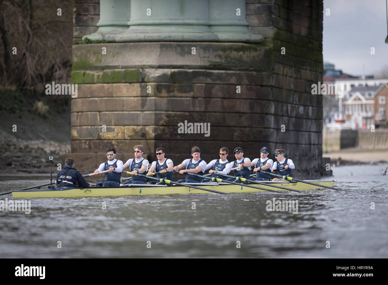 London, UK. 5th Mar, 2017. Boat Race Fixture. Oxford University Boat ...