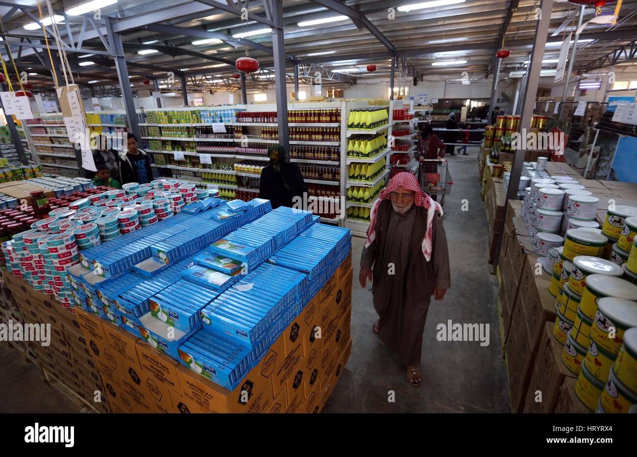 Mafraq, Jordan. 06th Mar, 2017. Syrian refugees are seen in a ...