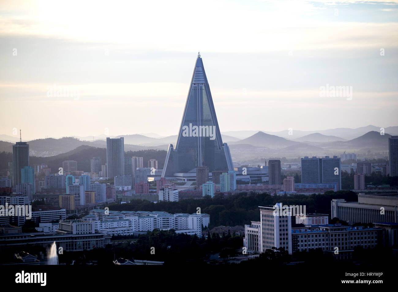 Pyongyang, Pyongyang, China. 5th Mar, 2017. The Ryugyong Hotel is a 105 ...