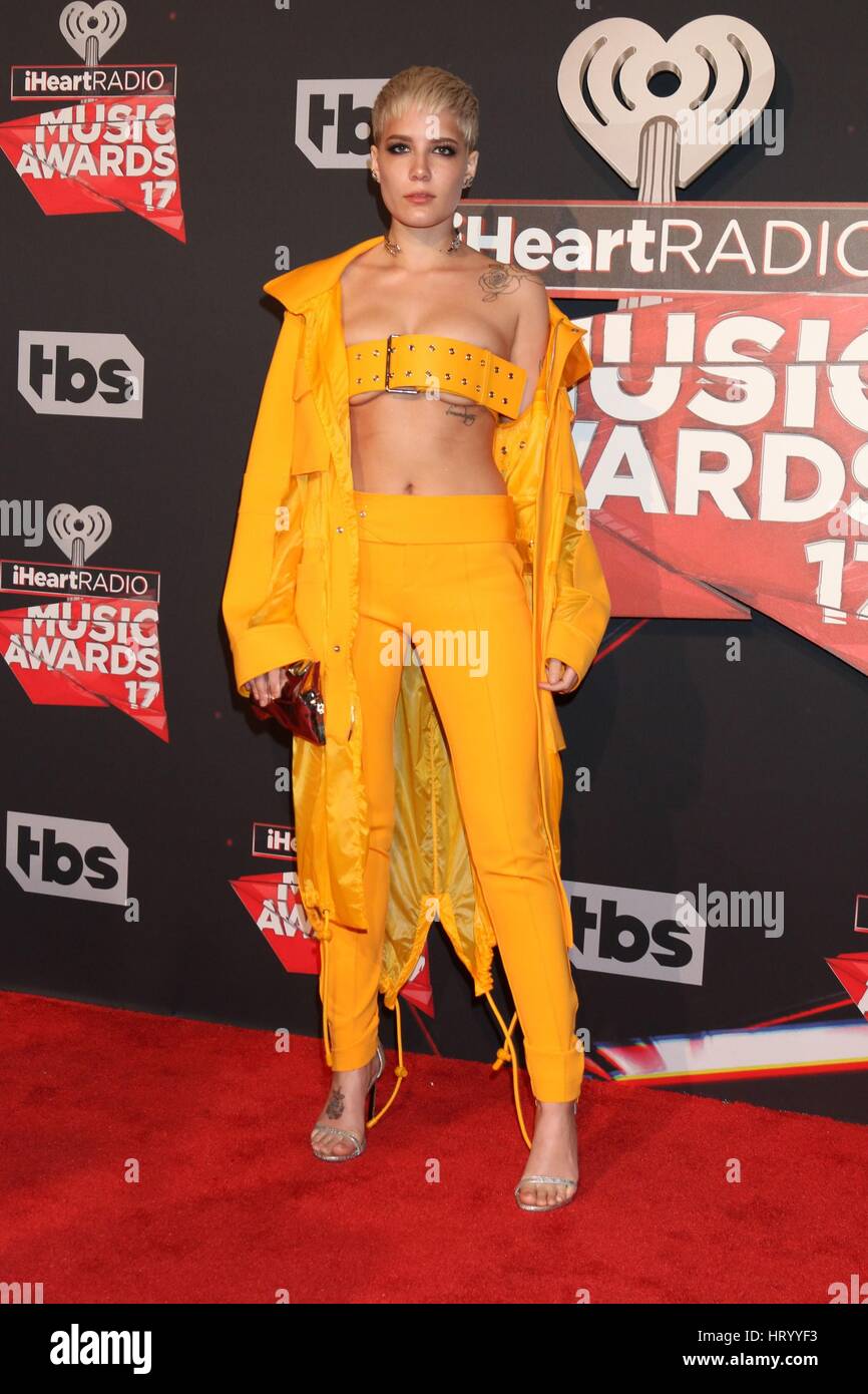 Halsey aka ashley nicolette frangipane hi-res stock photography and ...