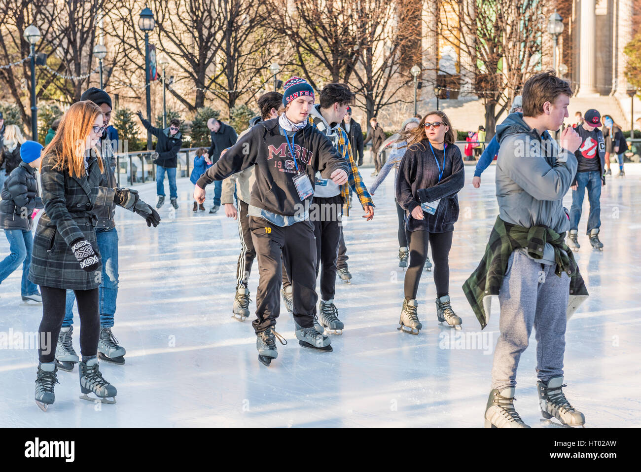 Downtown dc ice sculpture hi-res stock photography and images - Alamy