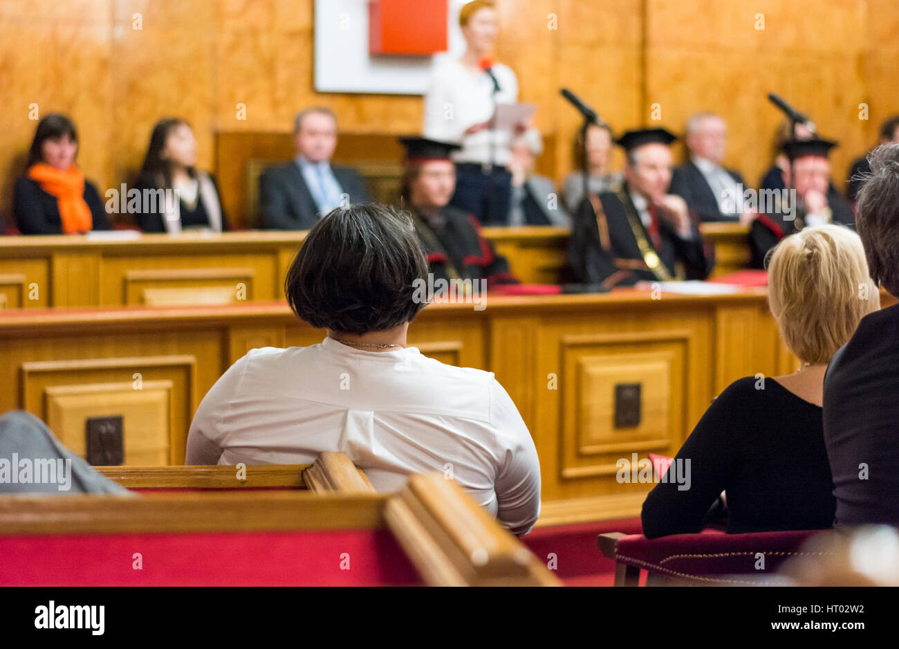 Audience graduation ceremony people hi-res stock photography and images ...