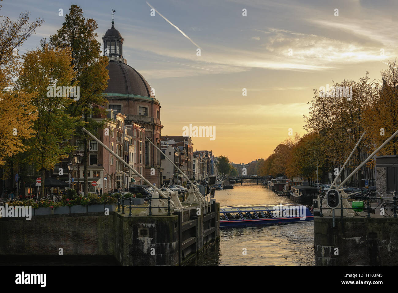 Blue Hour in Amsterdam, gives romantic mood Stock Photo - Alamy