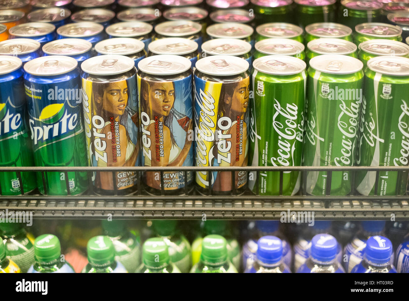Soda pop display hi-res stock photography and images - Alamy