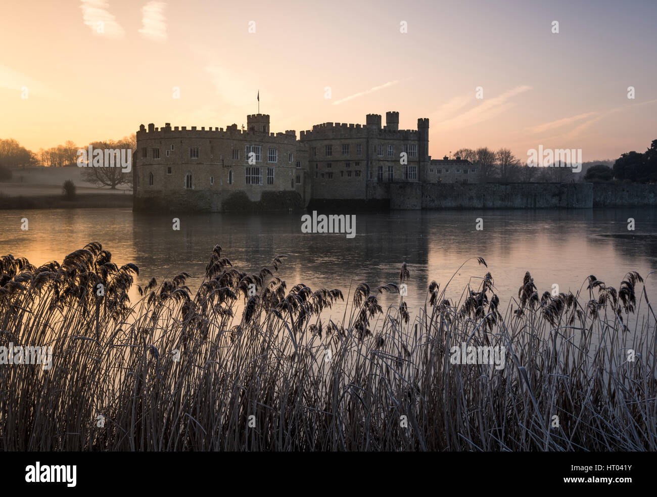 Leeds castle hi-res stock photography and images - Alamy