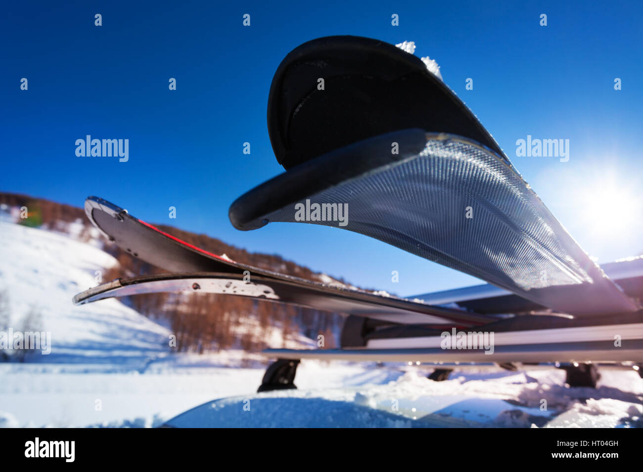 Skis side on on car rack hi-res stock photography and images - Alamy