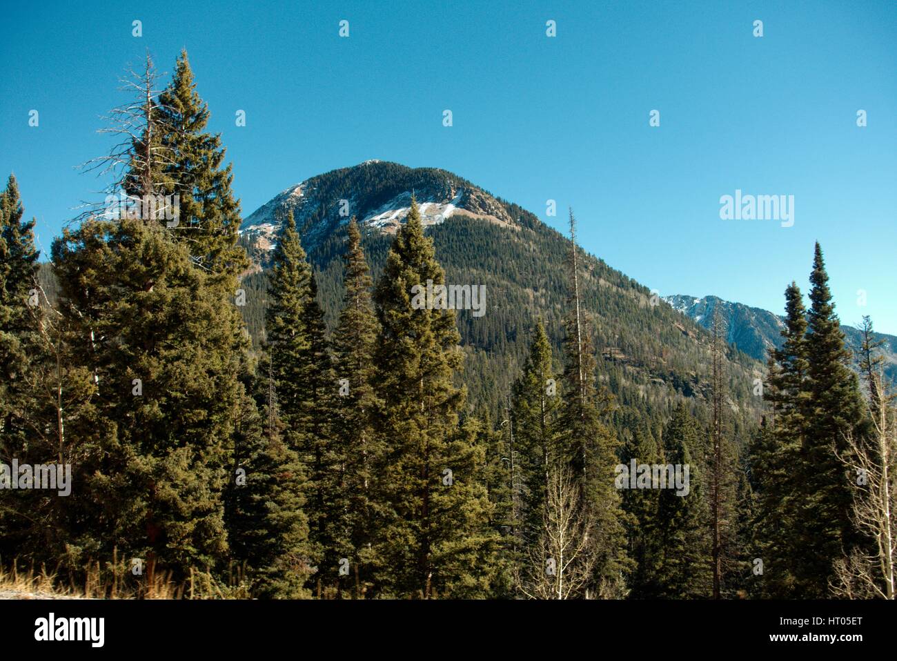 Red mountain pass hi-res stock photography and images - Alamy