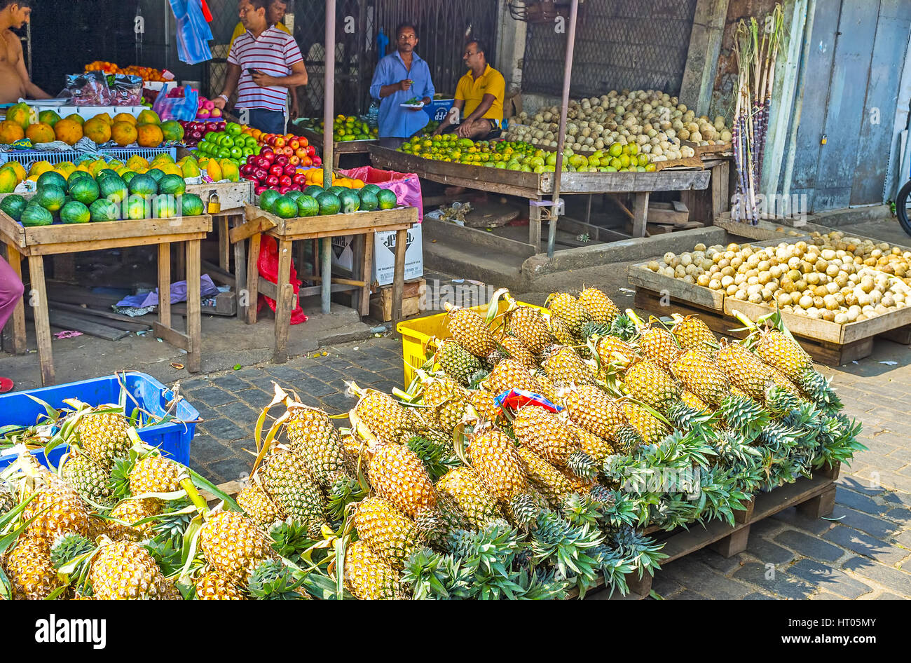 Fresh fruit stall colombo street hi-res stock photography and images ...