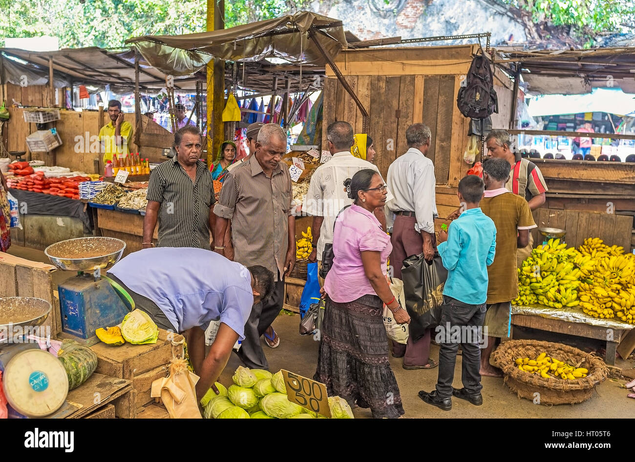 COLOMBO, SRI LANKA - DECEMBER 6, 2016: The Fose Market in Pettah is ...