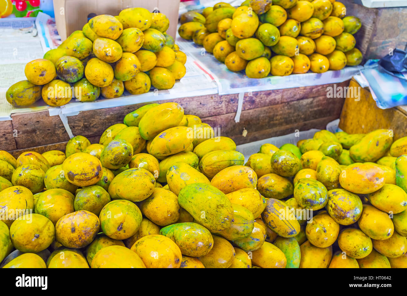 Fresh fruit stall colombo street hi-res stock photography and images ...