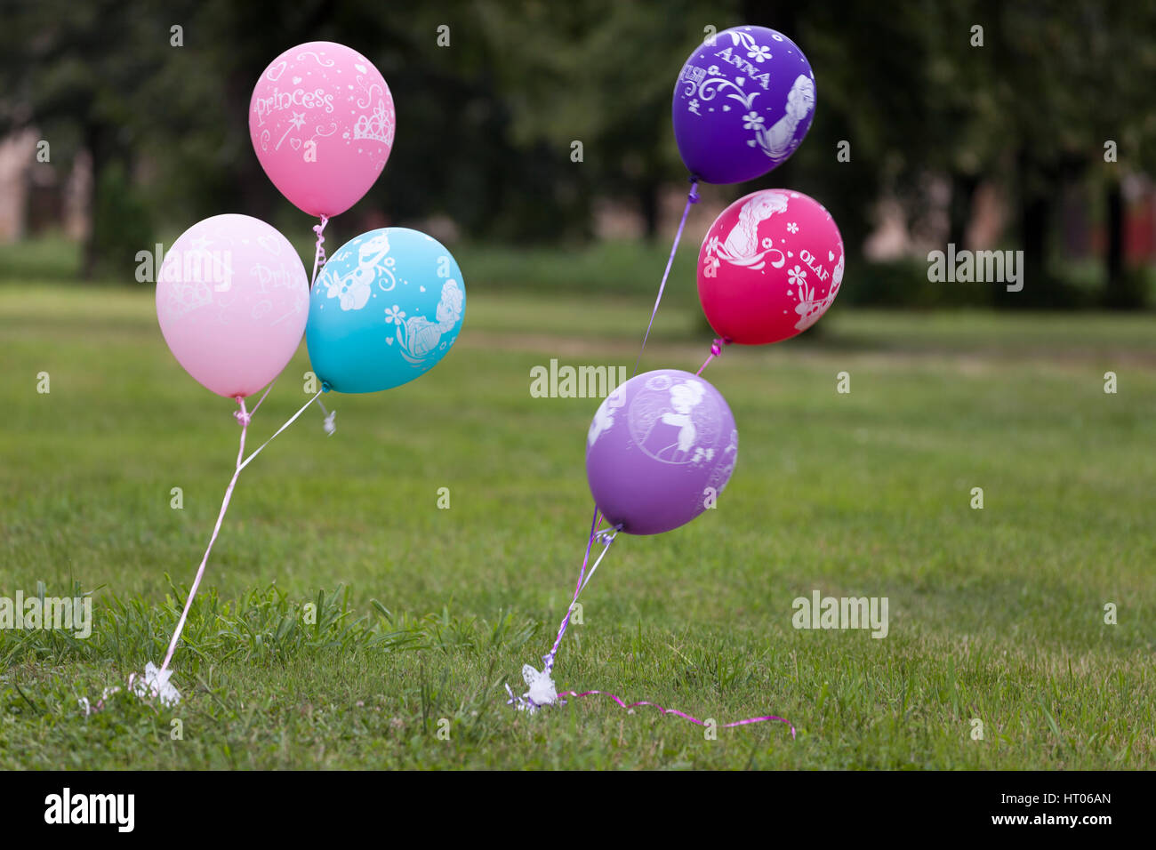 Balloons in the park, Selective focus and small depth of field, lens ...