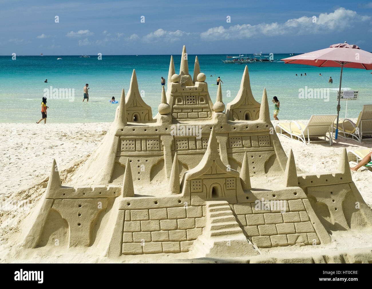 Sandburg am White Beach, Boracay, Philippinen - sand castle on White ...