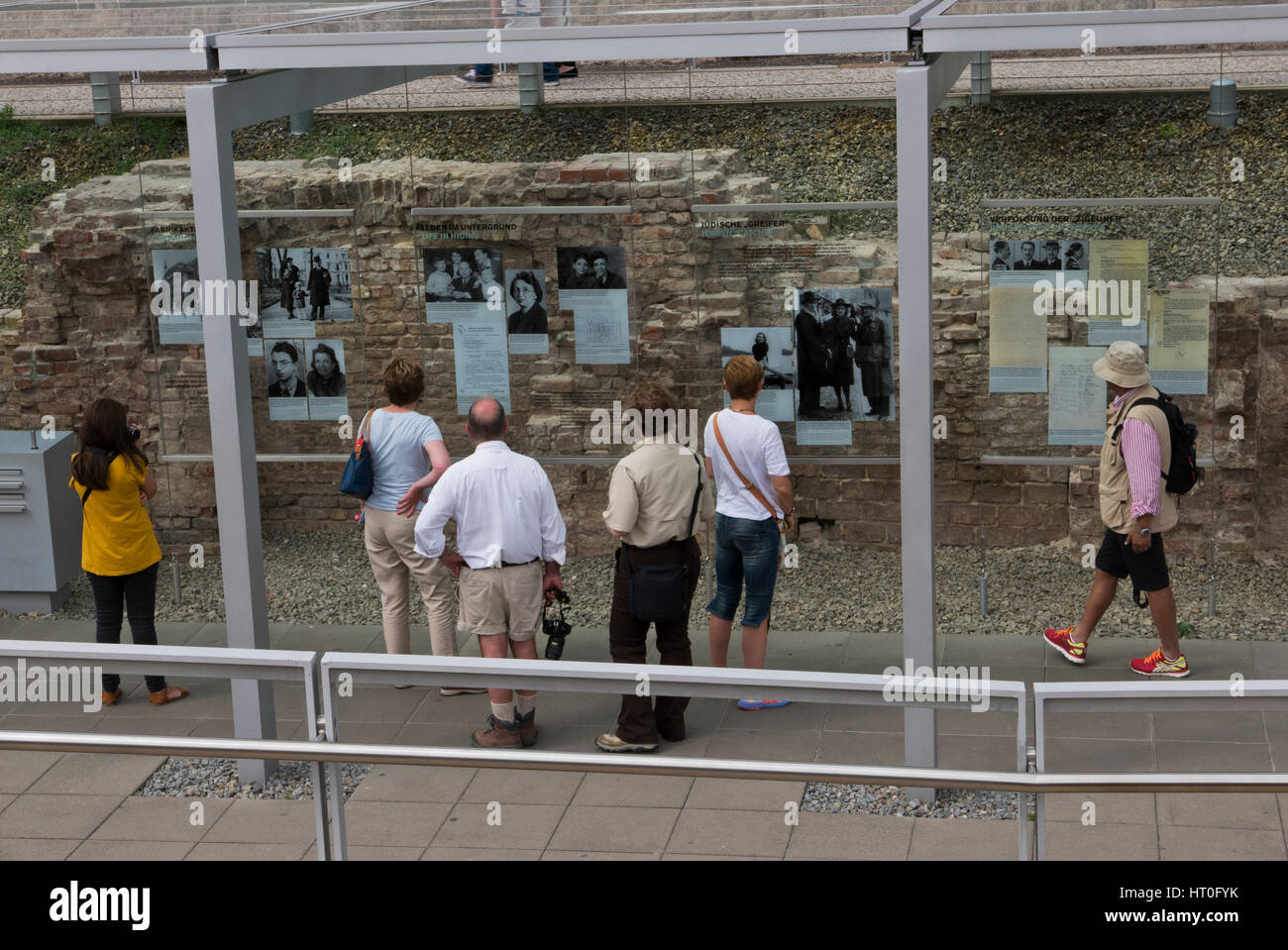 Gestapo poster hi-res stock photography and images - Alamy
