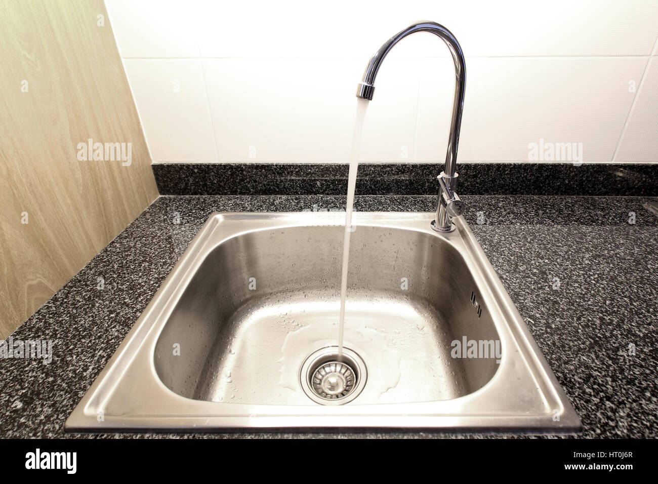 Wash basin tab hi-res stock photography and images - Alamy