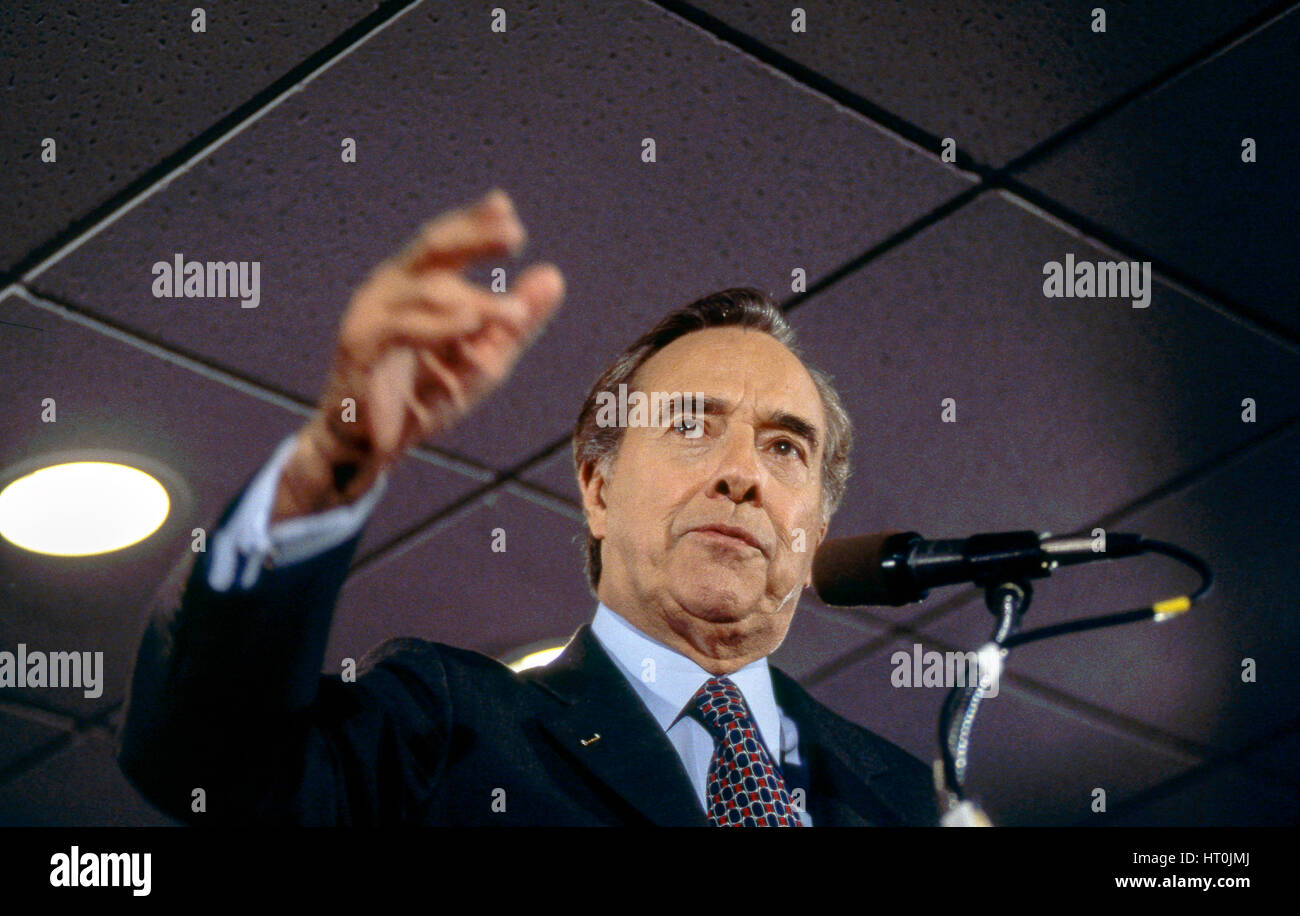 Senator Robert Dole Republican presidential candidate with his daughter ...