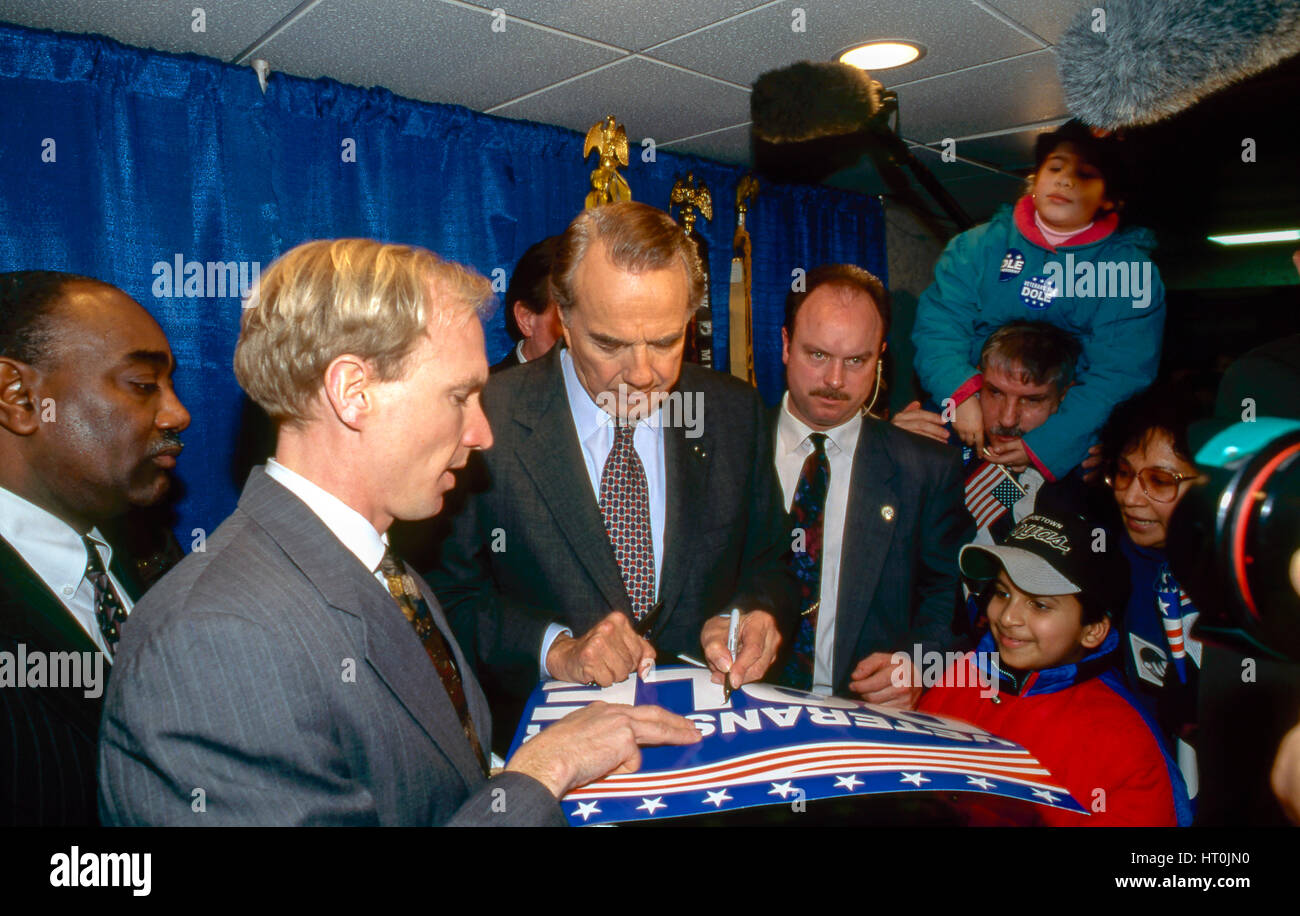 Senator Robert Dole Republican presidential candidate with his daughter ...