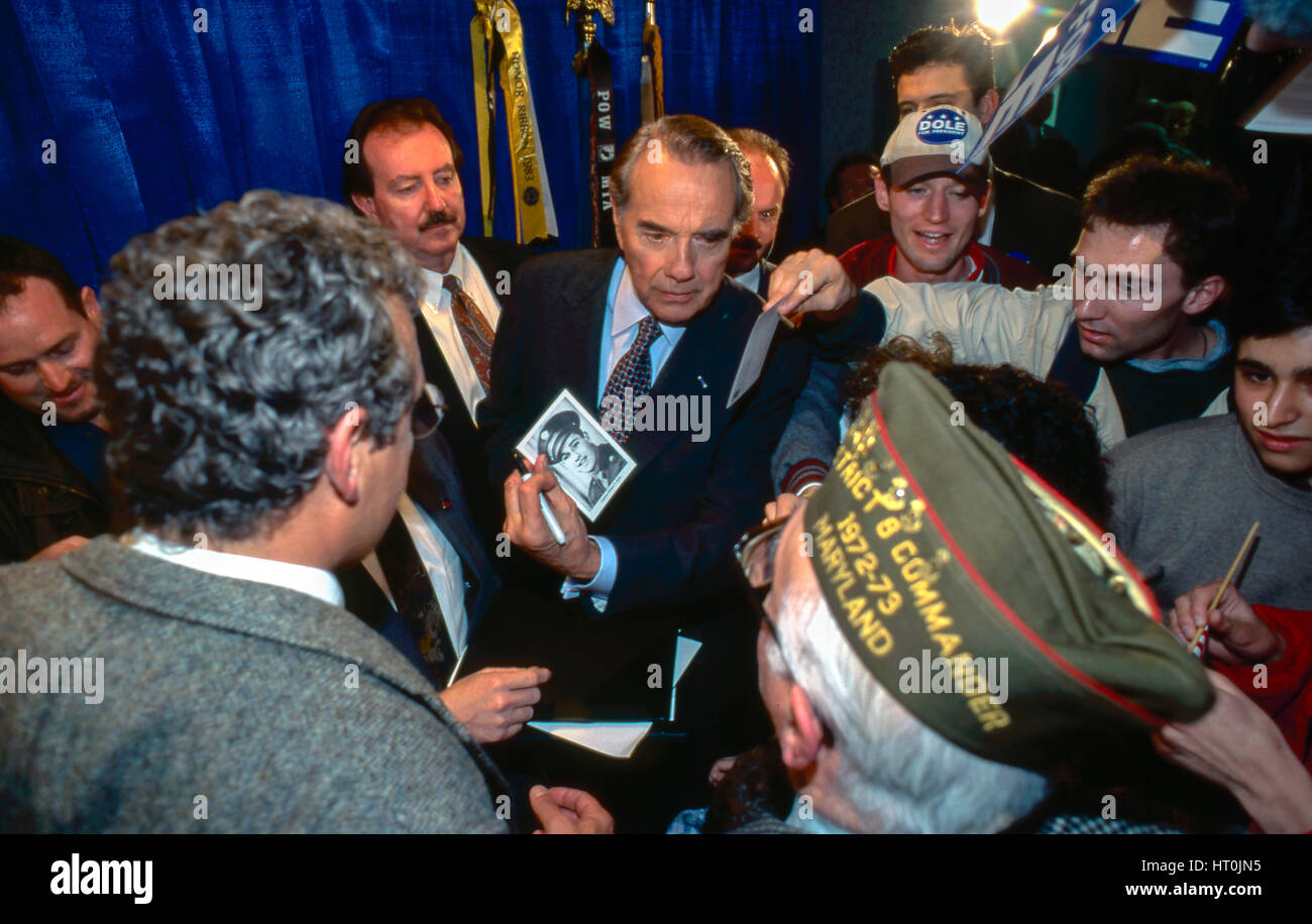 Senator Robert Dole Republican presidential candidate with his daughter ...