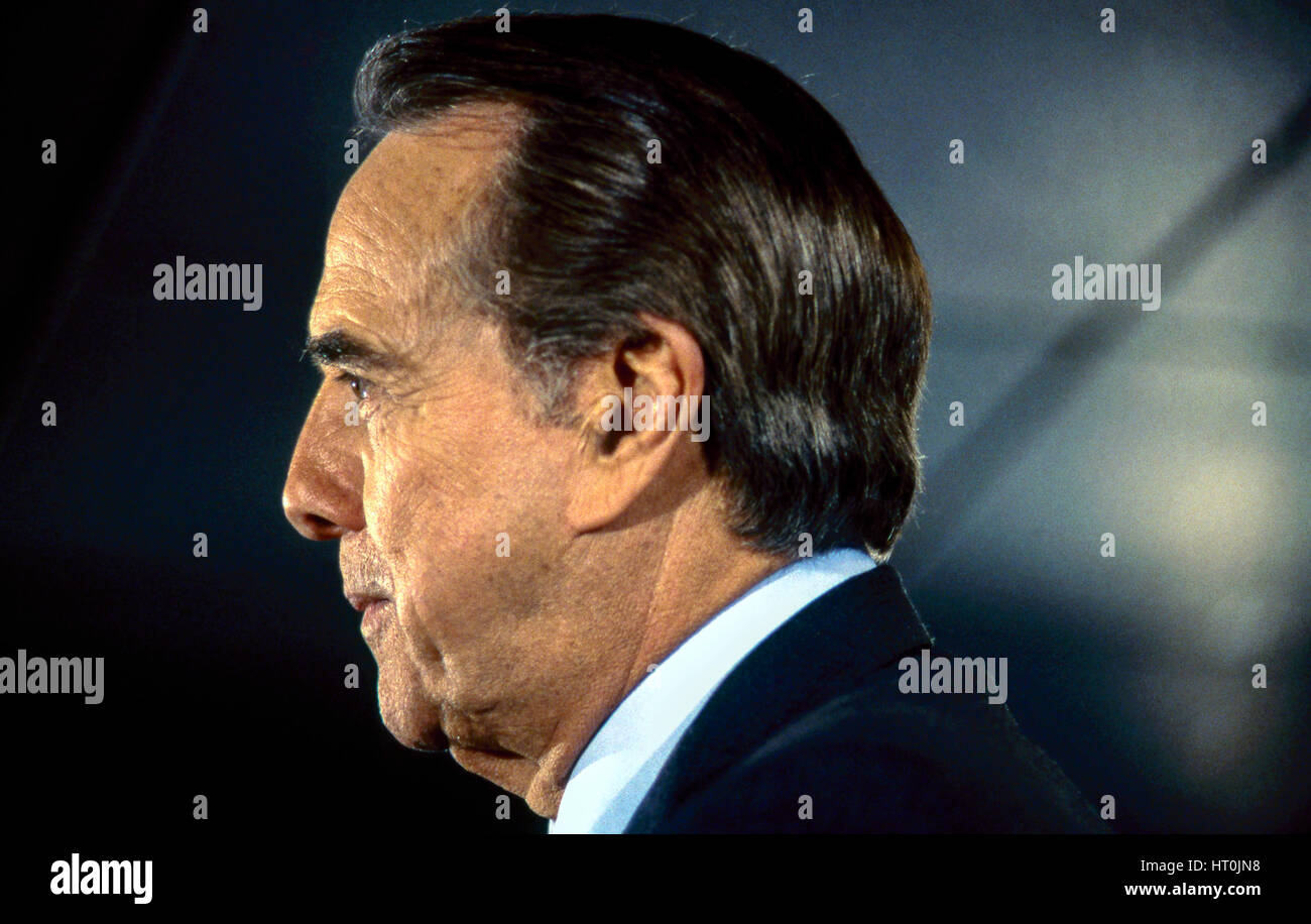 Senator Robert Dole Republican presidential candidate with his daughter ...