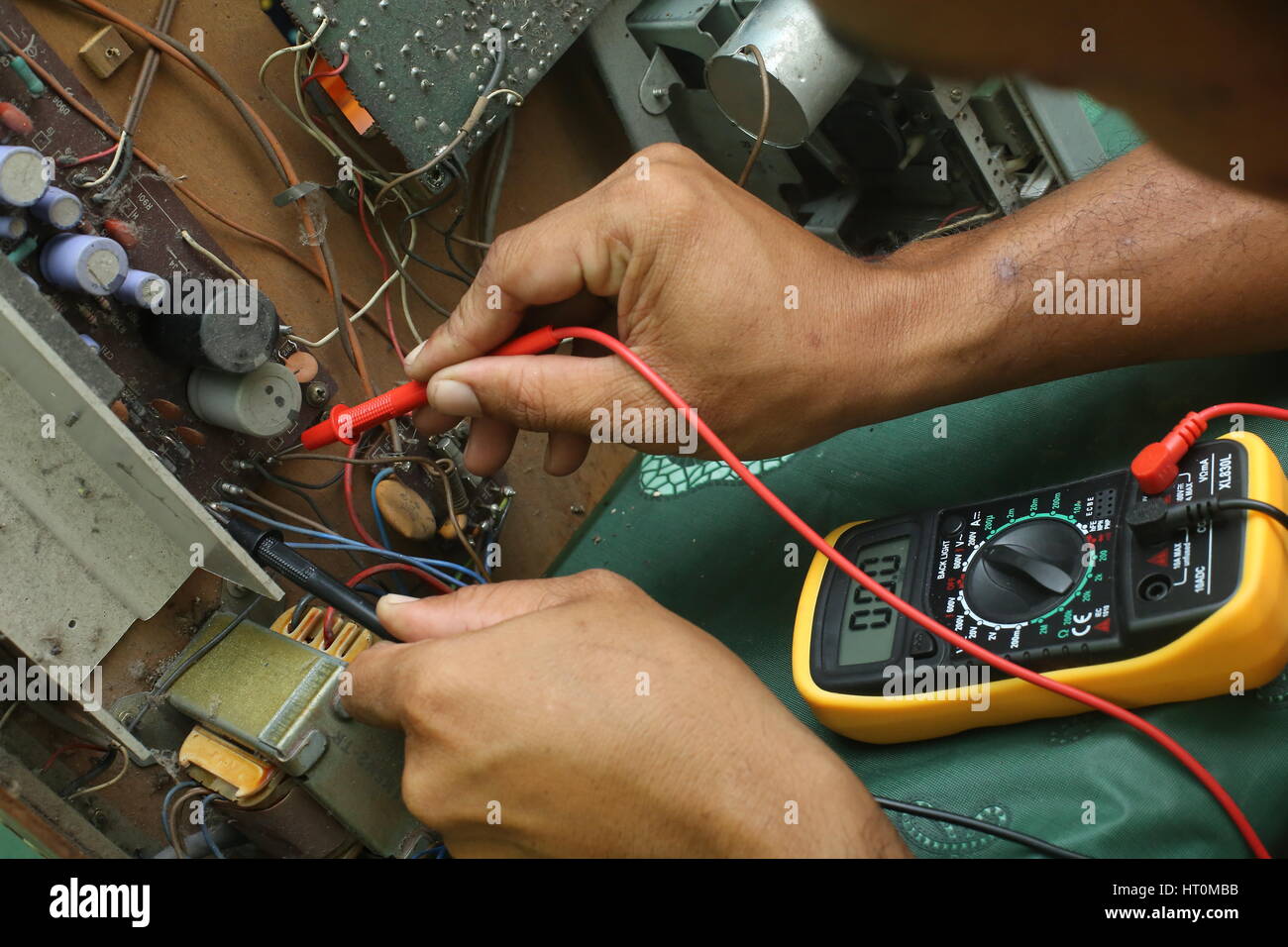 Oscilloscope probes hi-res stock photography and images - Alamy