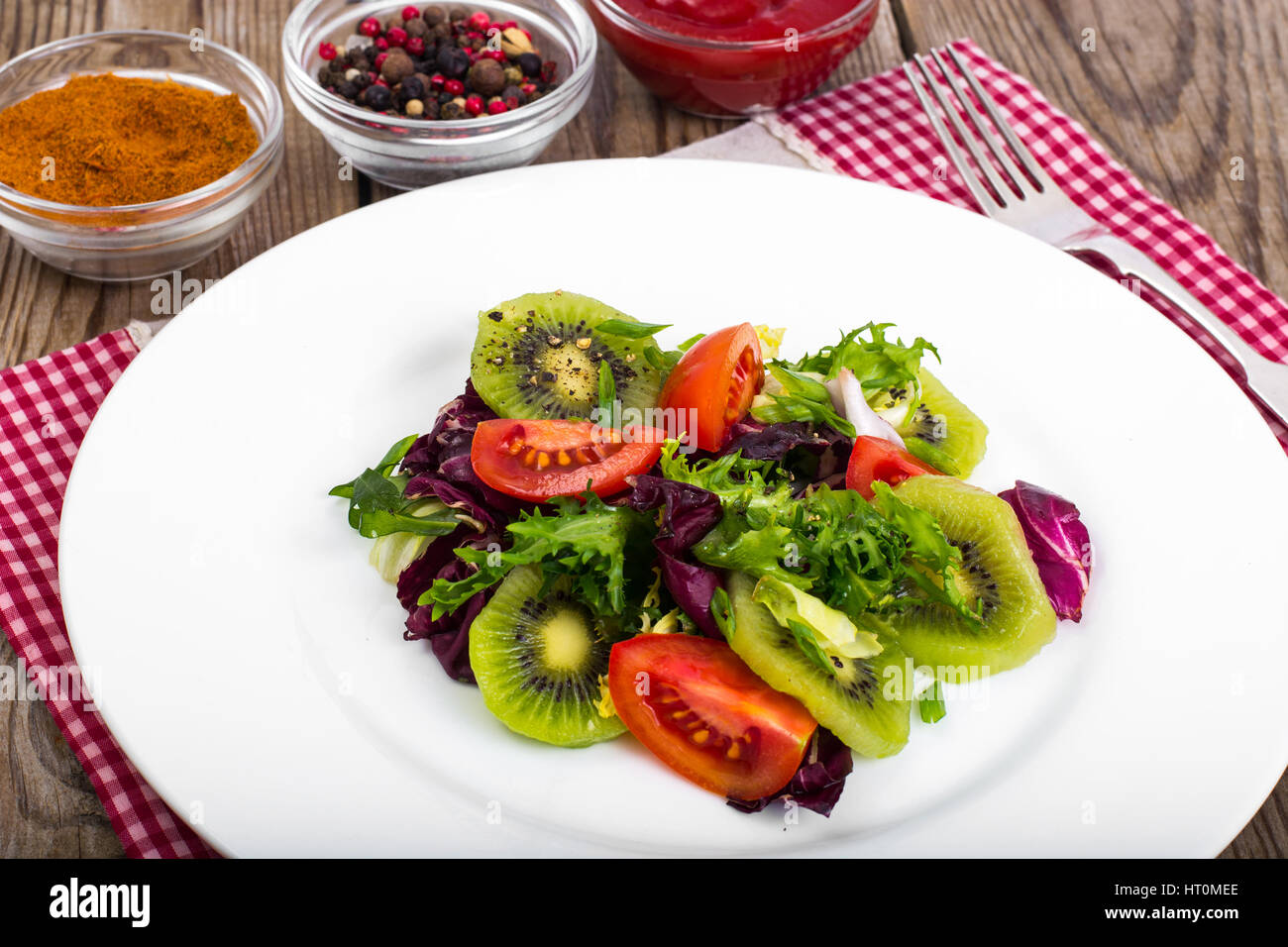 Healthy food mix of lettuce with tomatoes Stock Photo - Alamy
