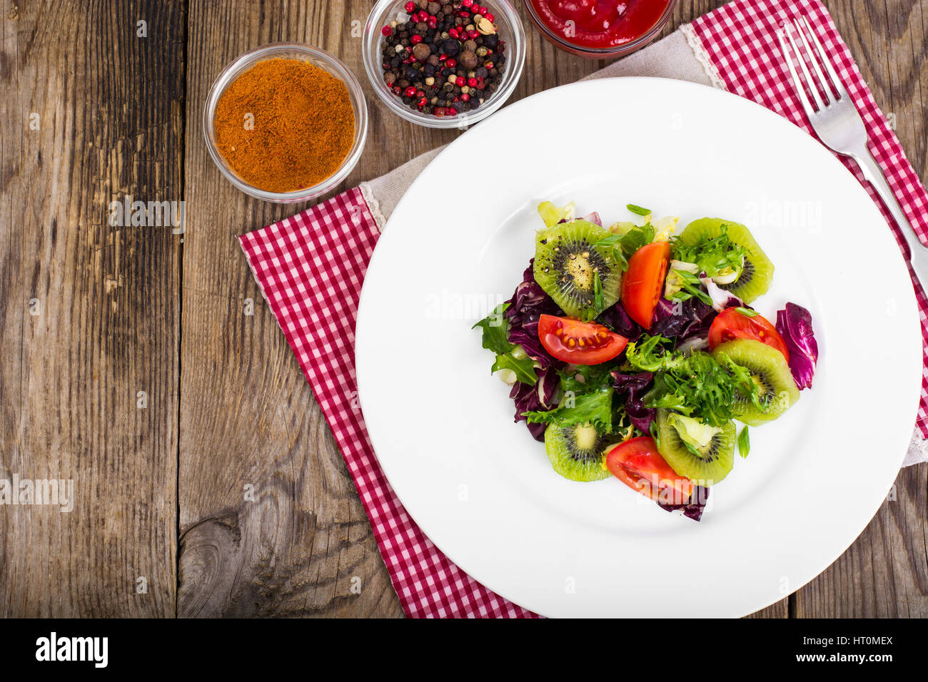Healthy food mix of lettuce with tomatoes Stock Photo - Alamy